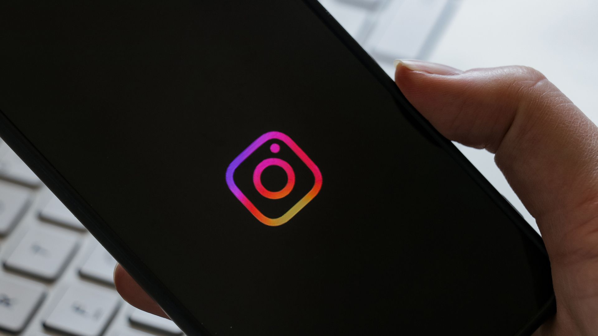 인스타그램 계정이 영구 정지되는 사례가 늘고 있다?