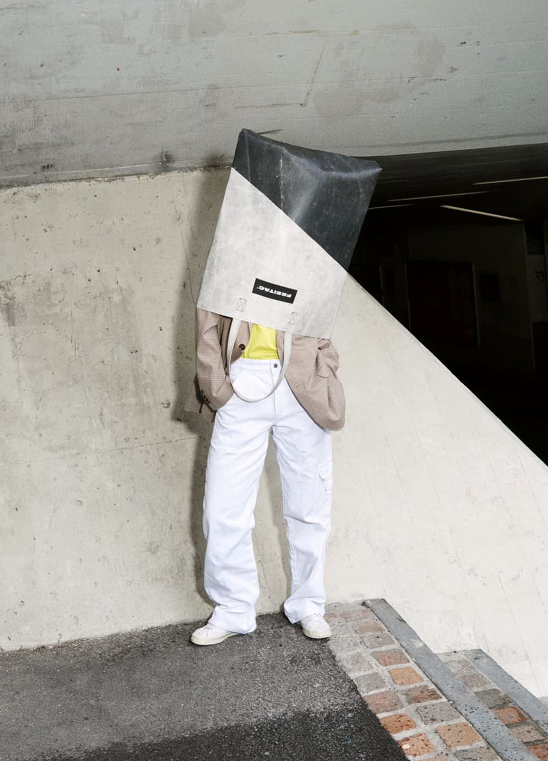 프라이탁, 크리스마스 에디션 ‘F729 EXTRA+LARGE’ 백 출시 | eyesmag | 아이즈매거진